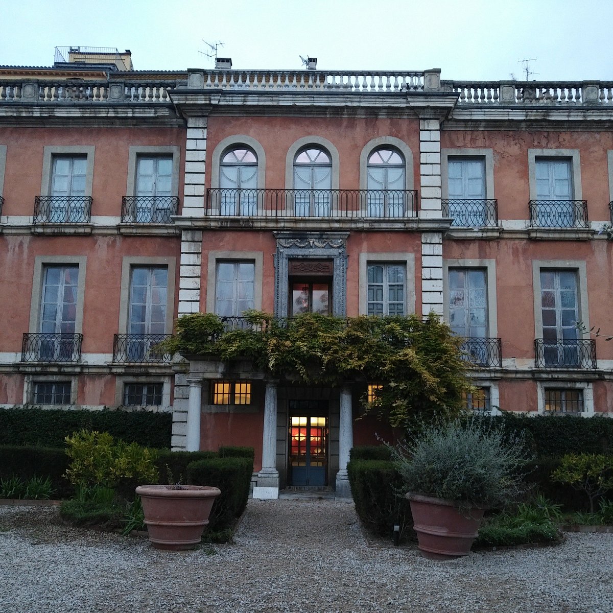 18 Best Places And Things To Do in Stains, France – Places And Things To Do